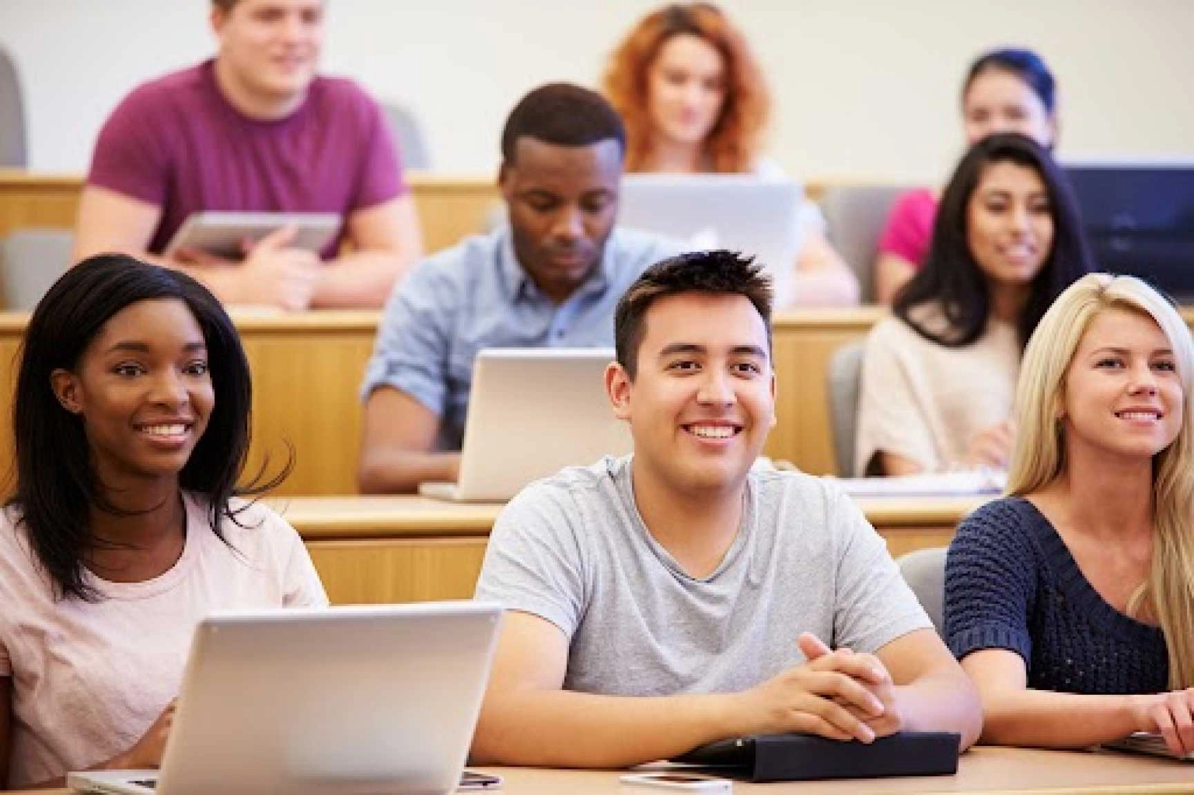 8 Best Masters Degree Courses to Study Abroad